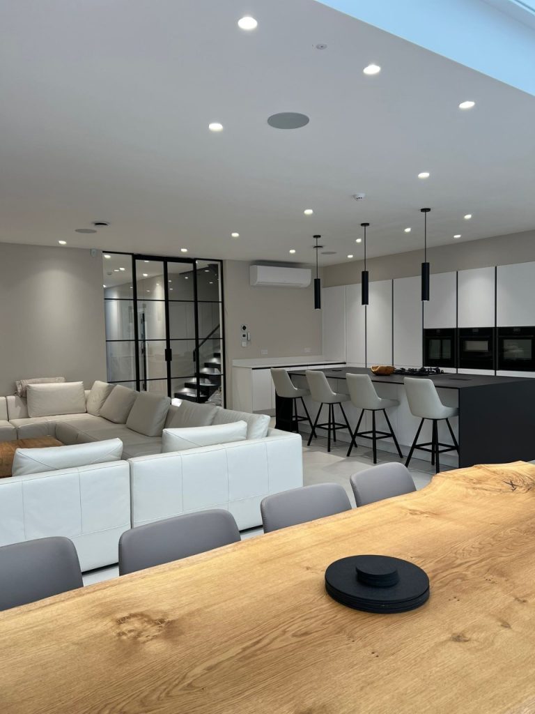 Advantages of internal pivot doors